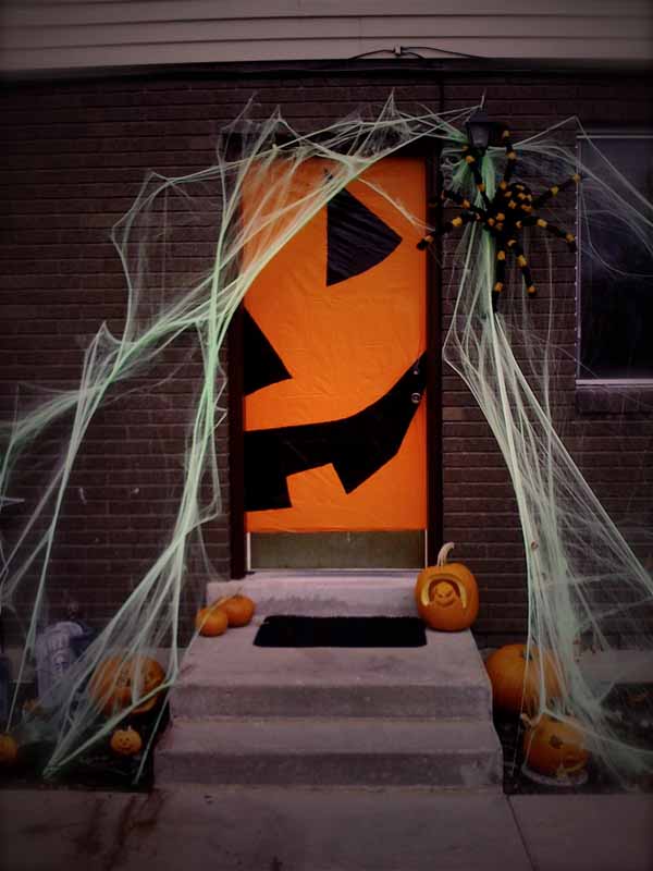 Easy and Scary Halloween Door Decorations | 24 DIY Door Decoration Ideas