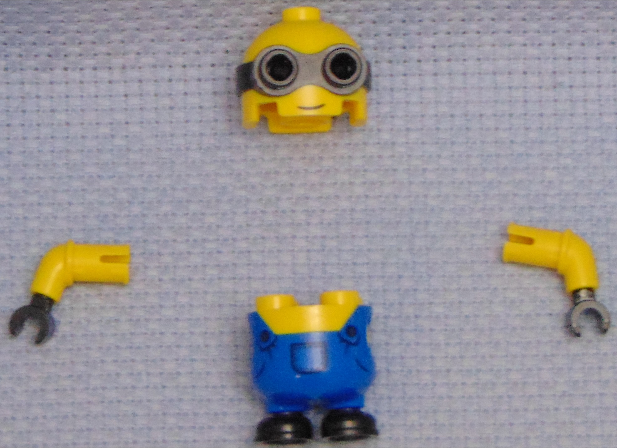 The Mobile Frame Garage: Review: 30387 Bob Minion with Robot Arms Polybag