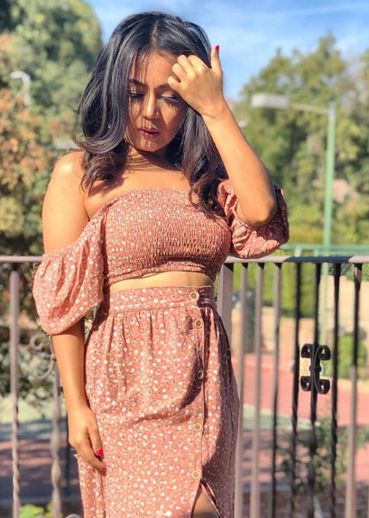 Neha Kakkar Sexy Hot Images And Wallpaper Free Download