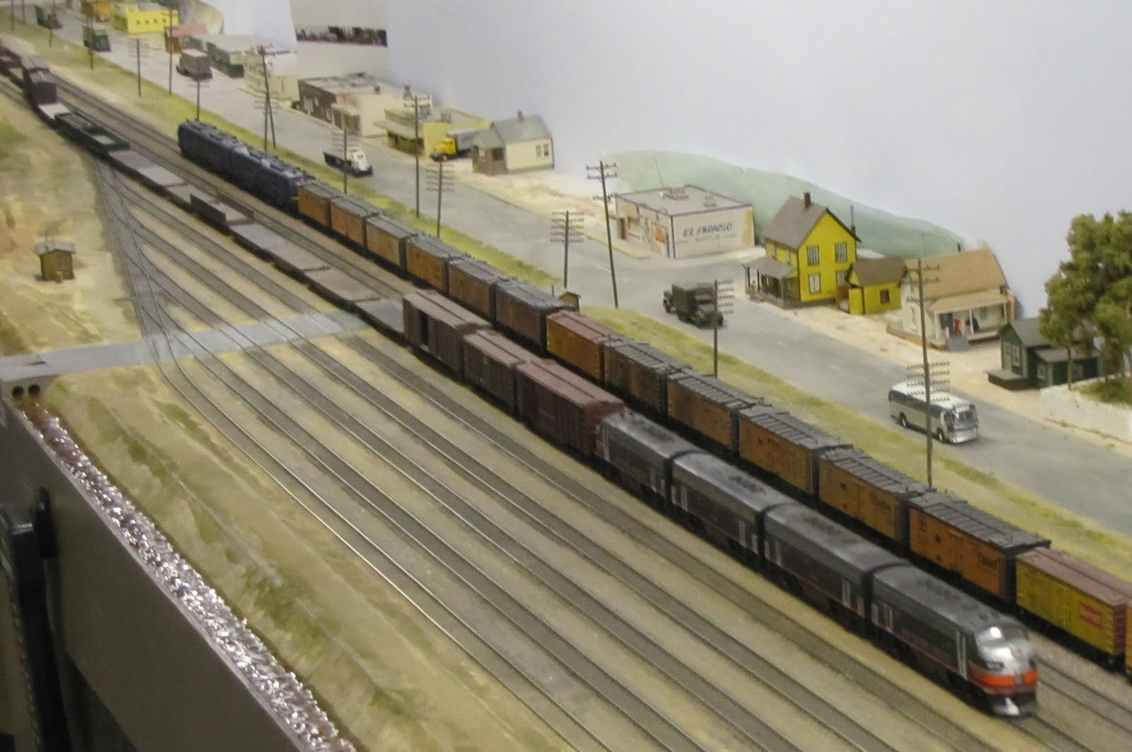 Models and Kitbashes by NightOwlModeler: Freight Symbols Over Tehachapi ...