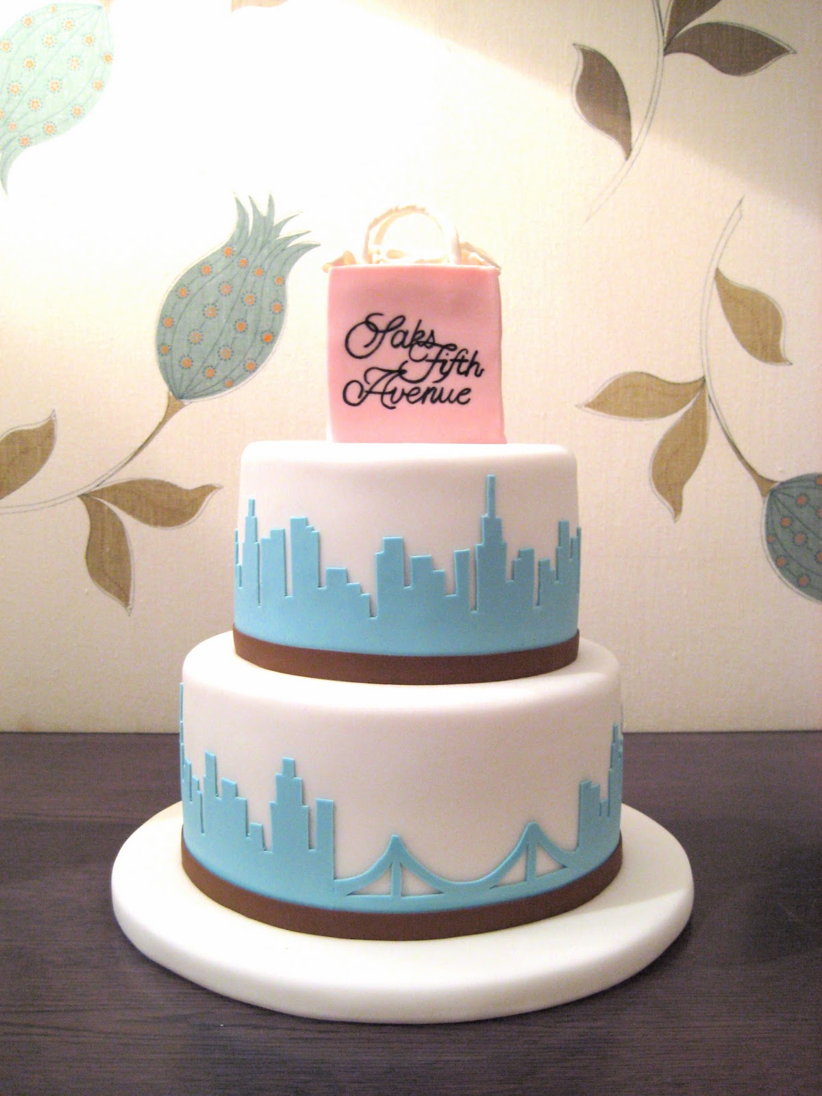 1000+ images about City Cakes on Pinterest | New york cake, London cake ...