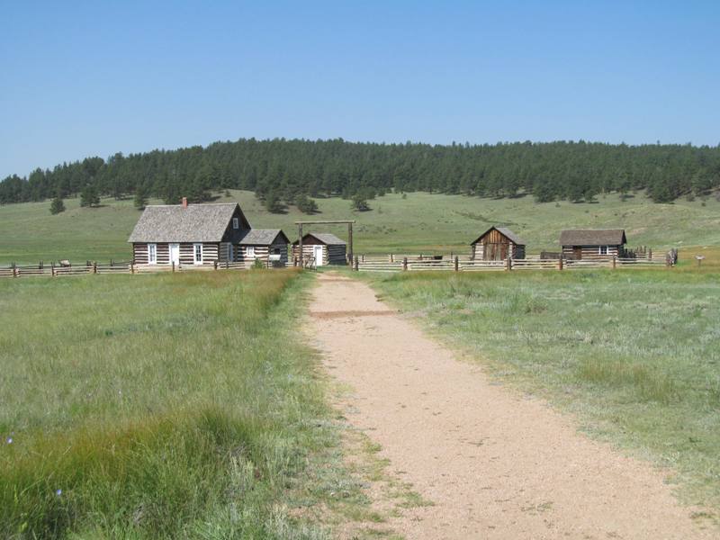 Ladynomad on the Road to Nowhere: Fossils, Gold Mining Towns and Old ...