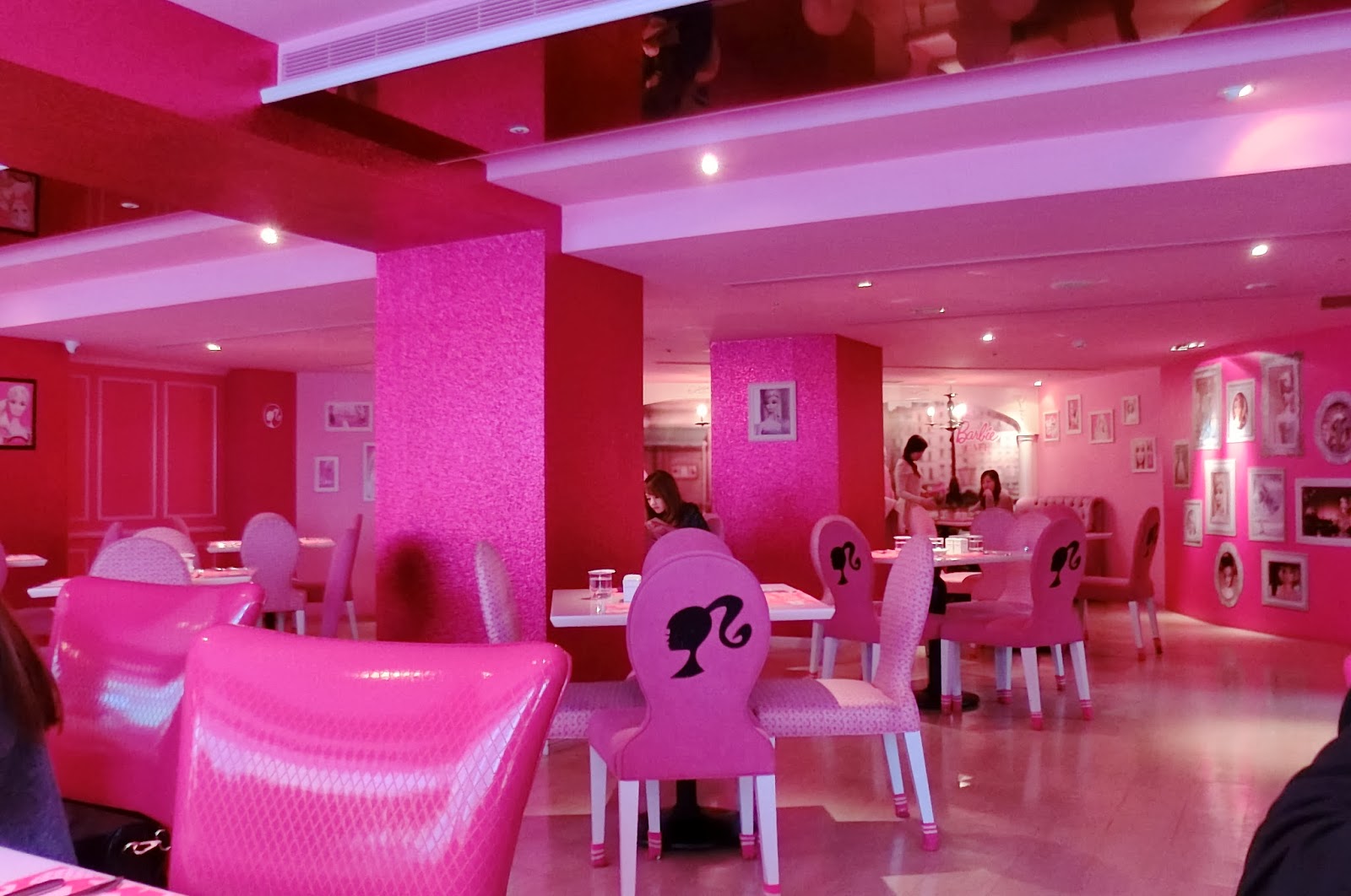 Barbie Cafe 芭比餐廳 @ Taipei ,Taiwan - crystal ♥