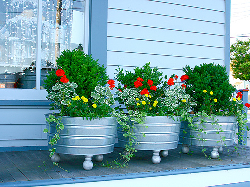 Two Men and a Little Farm: GALVANIZED TUB PLANTERS, INSPIRATION THURSDAY