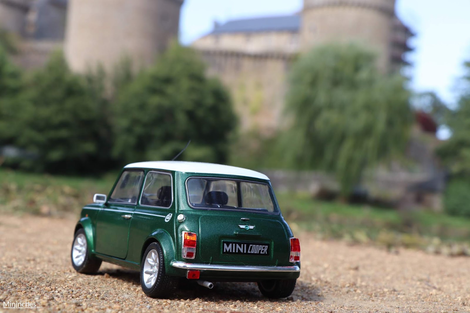 La Mini Cooper Sport se dévoile dans une nouvelle teinte British Green ...