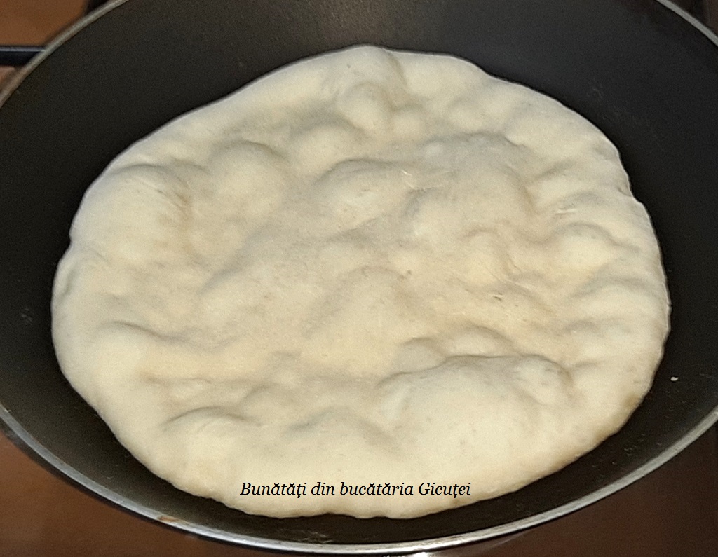 Turte coapte in tigaie - Bunătăți din bucătăria Gicuței
