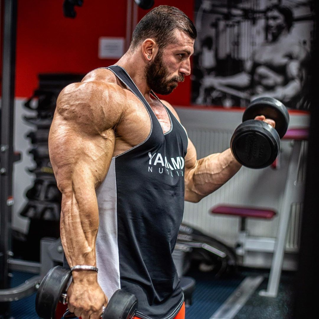Muscle Lover: Italian IFBB Pro bodybuilder Andrea Muzi