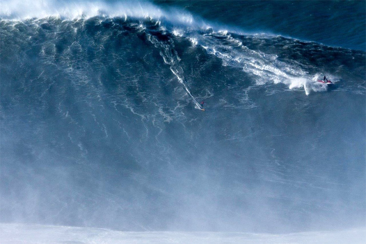 NAZARE : THE BIGGEST AND SCARIEST WAVE EVER SURFED
