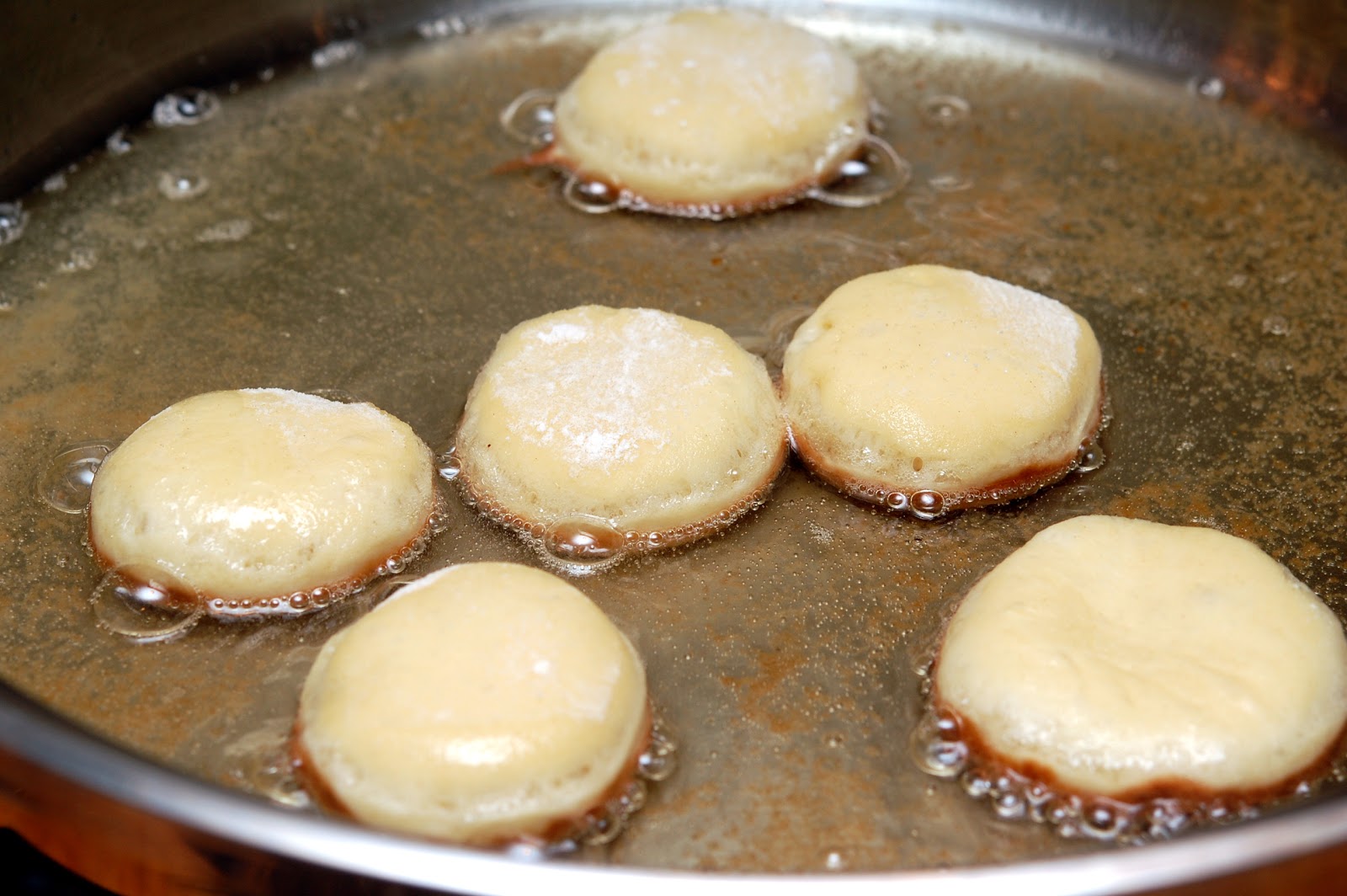 MOVE OVER DUNKIN DONUTS, WE'RE MAKING HOMEMADE JELLY DOUGHNUTS ROLLED ...