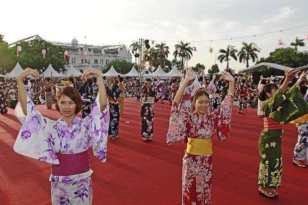 dance steps: JAPANESE BON ODORI DANCE IN THE JAPANESE COMMUNITY (UPDATE 2023)