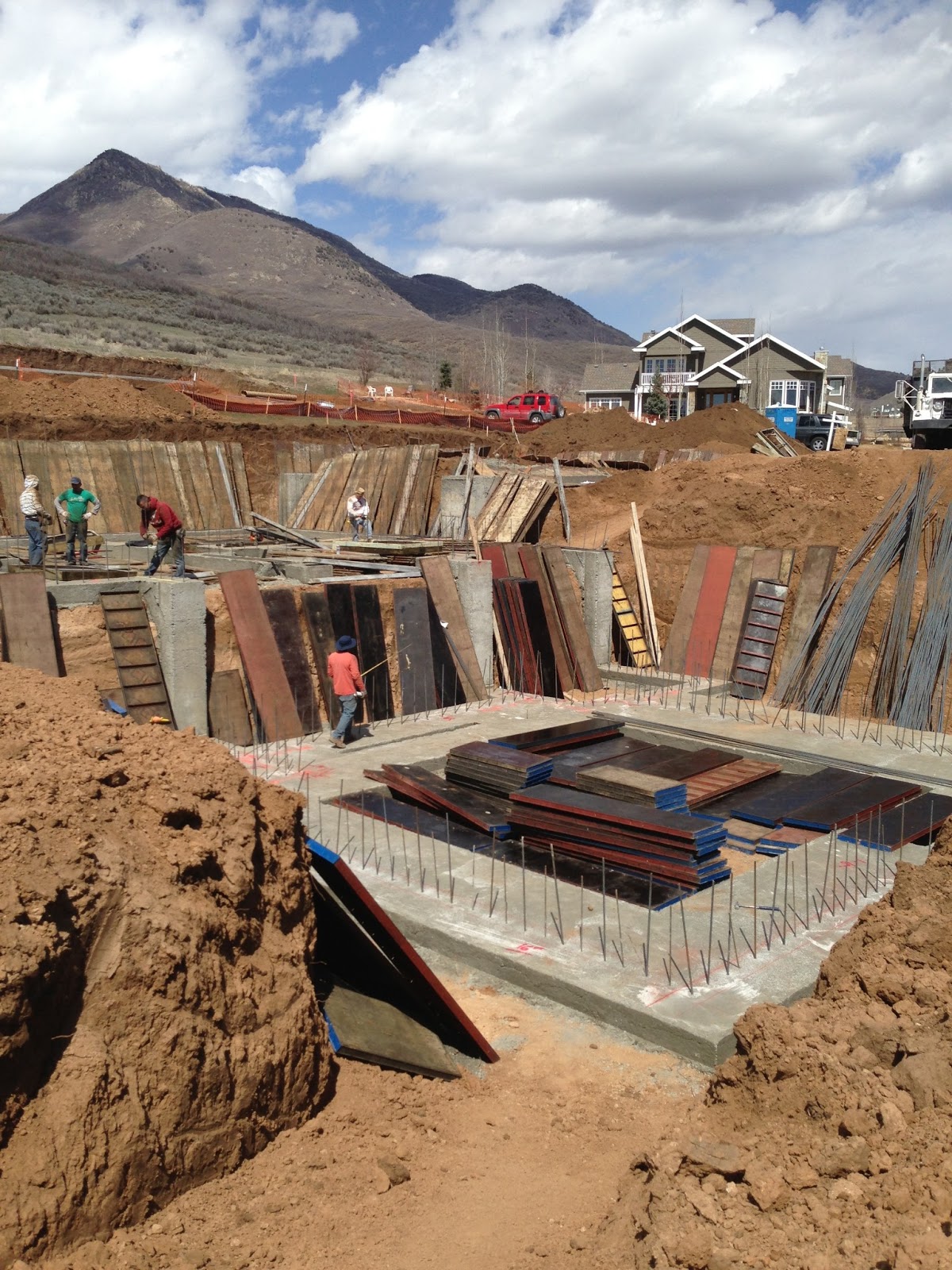 Simons {6}.: Holes, footings and a foundation.