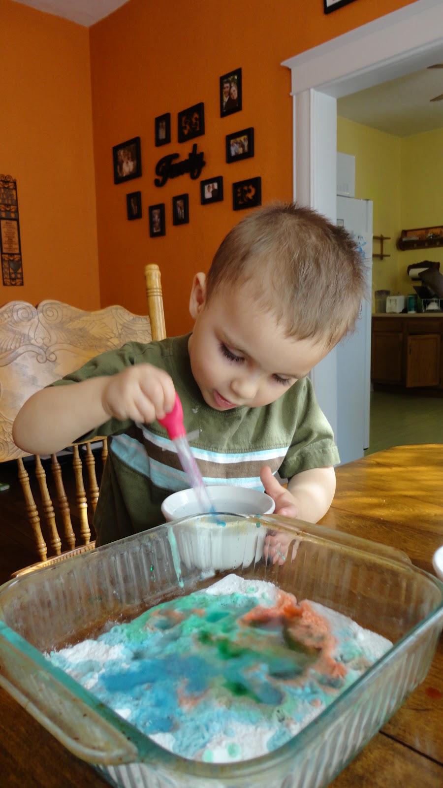 Purdy-Neat: Vinegar + Color + Baking Soda = Fizzy Fun