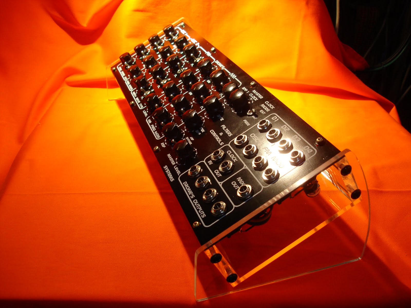 MATRIXSYNTH: VBrazil Systems "Monster Drone" - A New Modular Hardware ...