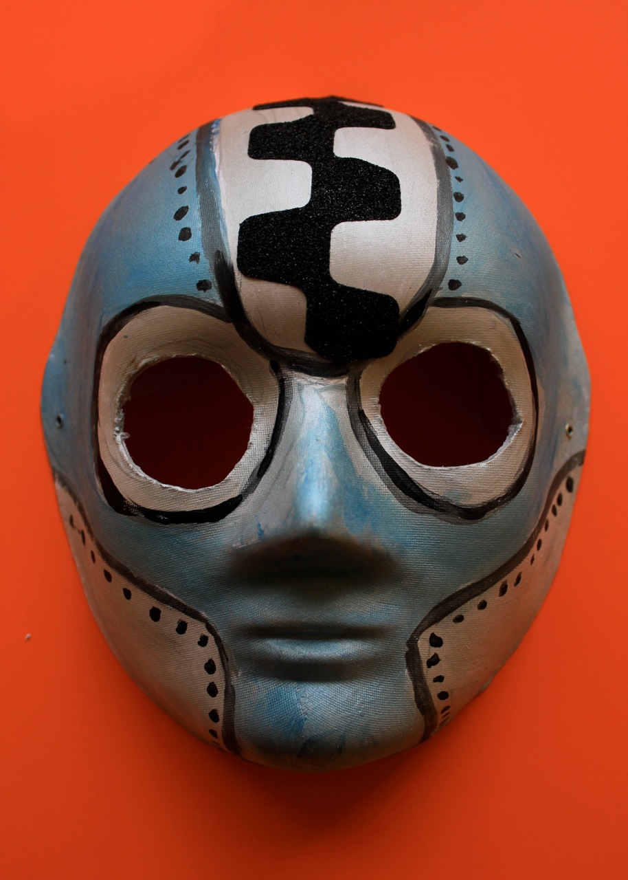 Elle and Lou: How to make a Robot Mask