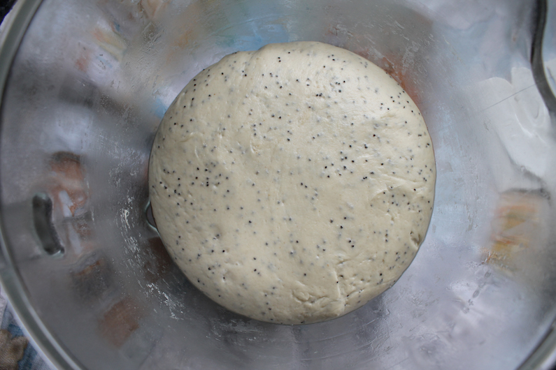 Food Lust People Love: Cheddar Poppy Seed Bread Sticks #BreadBakers