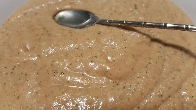 VARJACOM KROZ SVET: JEDNOSTAVNE GRIZ KNEDLE SA DŽIGERICOM