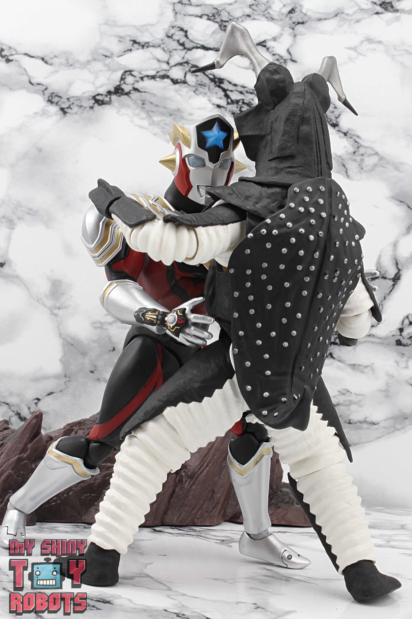 My Shiny Toy Robots: Toybox REVIEW: S.H. Figuarts Ultraman Titas