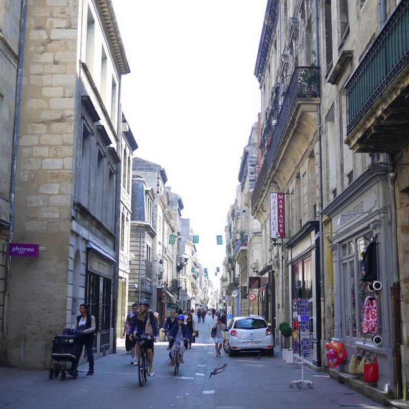 style yes: on the street, bordeaux