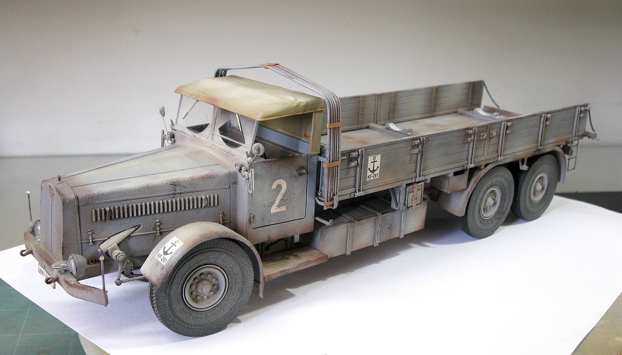 Panzerserra Bunker- Military Scale Models in 1/35 scale: Faun L900 D567 ...