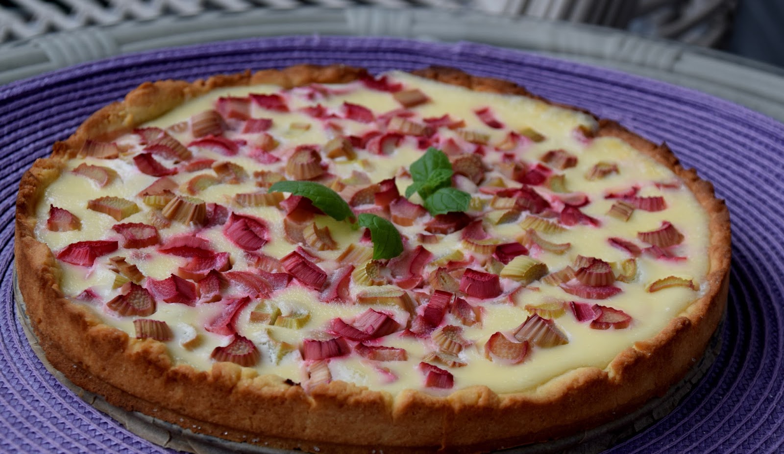 Cätu köögitoimetused: Hapukoorekattega rabarberikook