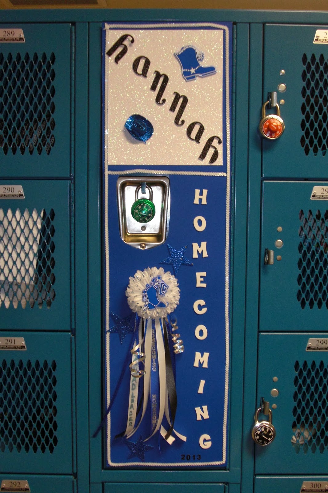 Hannah.JPG 1,066×1,600 pixels | Locker decorations, Homecoming ...