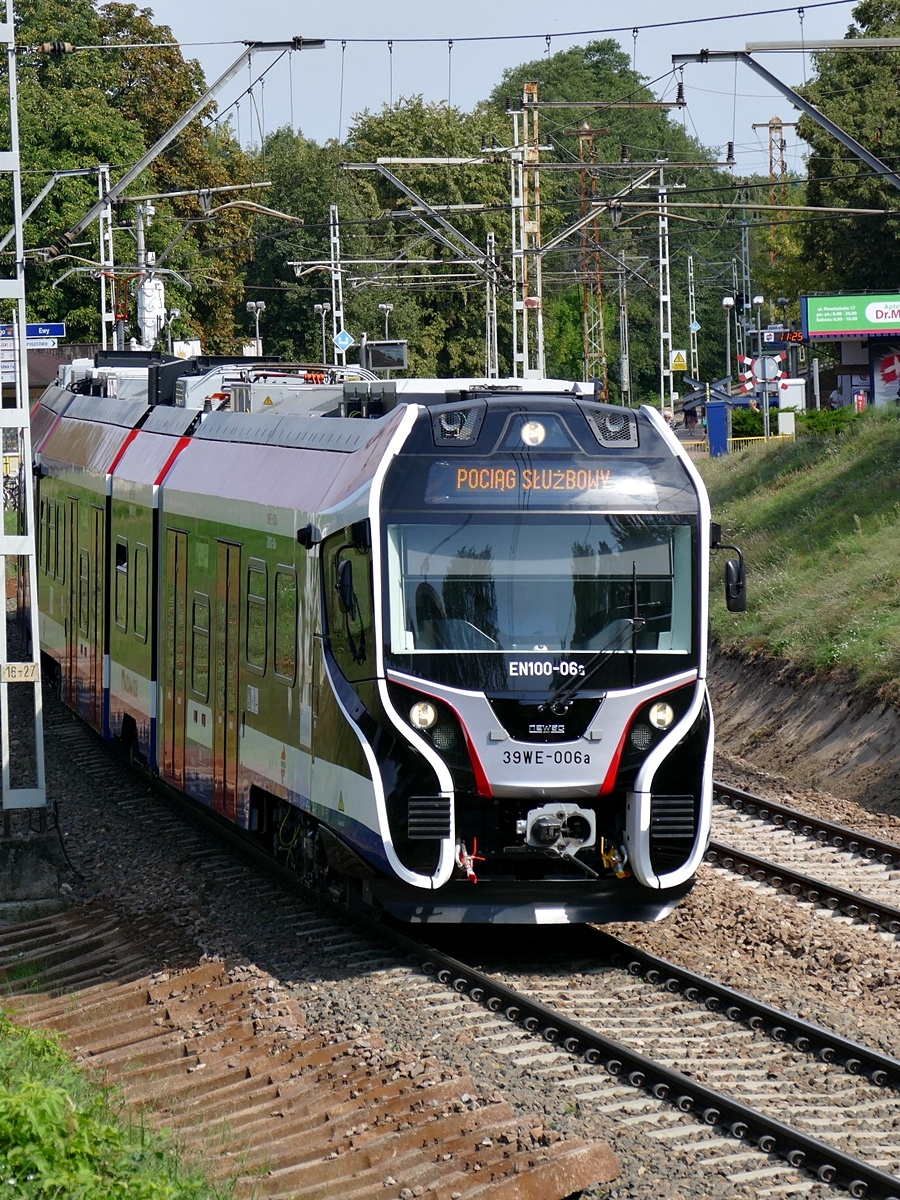 Współczesna siła i światło WKD: EN100 i EN97 | Torowy