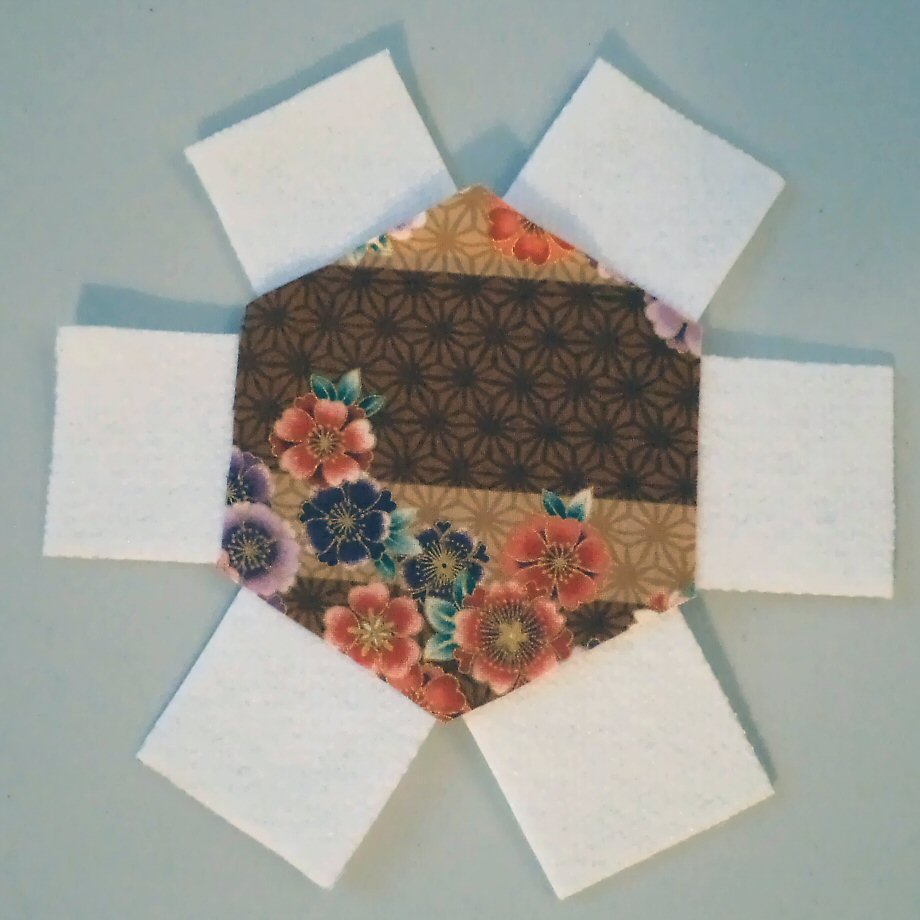 eSheep Designs: Self-Closing Fabric Origami Twist Box