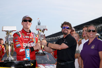 NASCAR Race Mom: VA Military Hero Receives VIP #NASCAR Experience