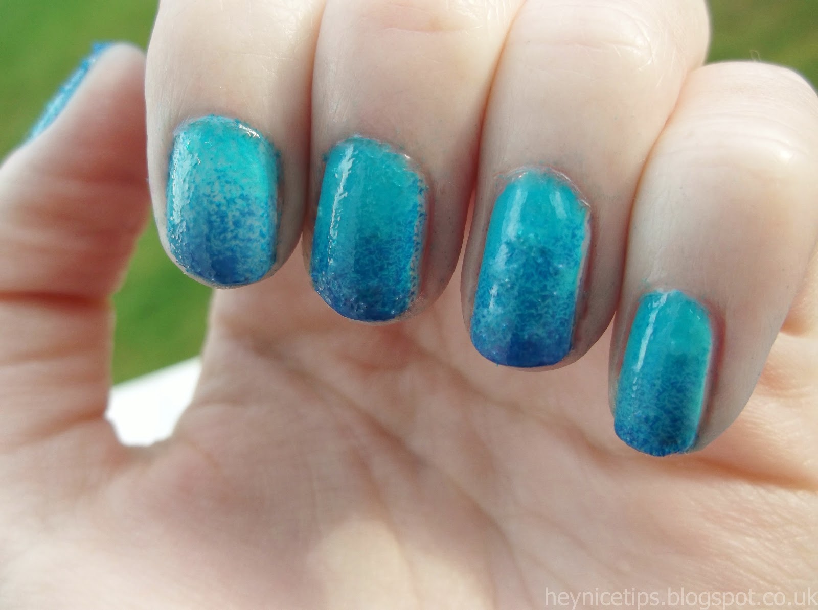 Hey, nice tips!: Blue Turquoise Gradient Nails