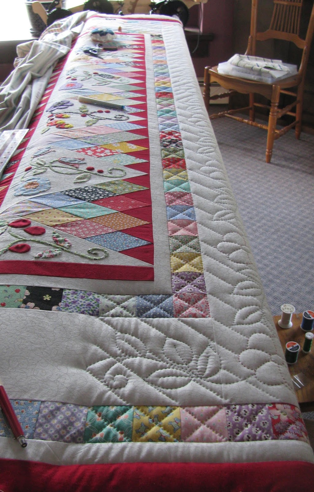 Gretchen's Little Corner: Slow Quilting Floral Triangles