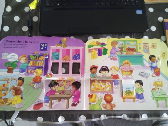 primeiras lecturas: UN DÍA EN LA ESCUELA