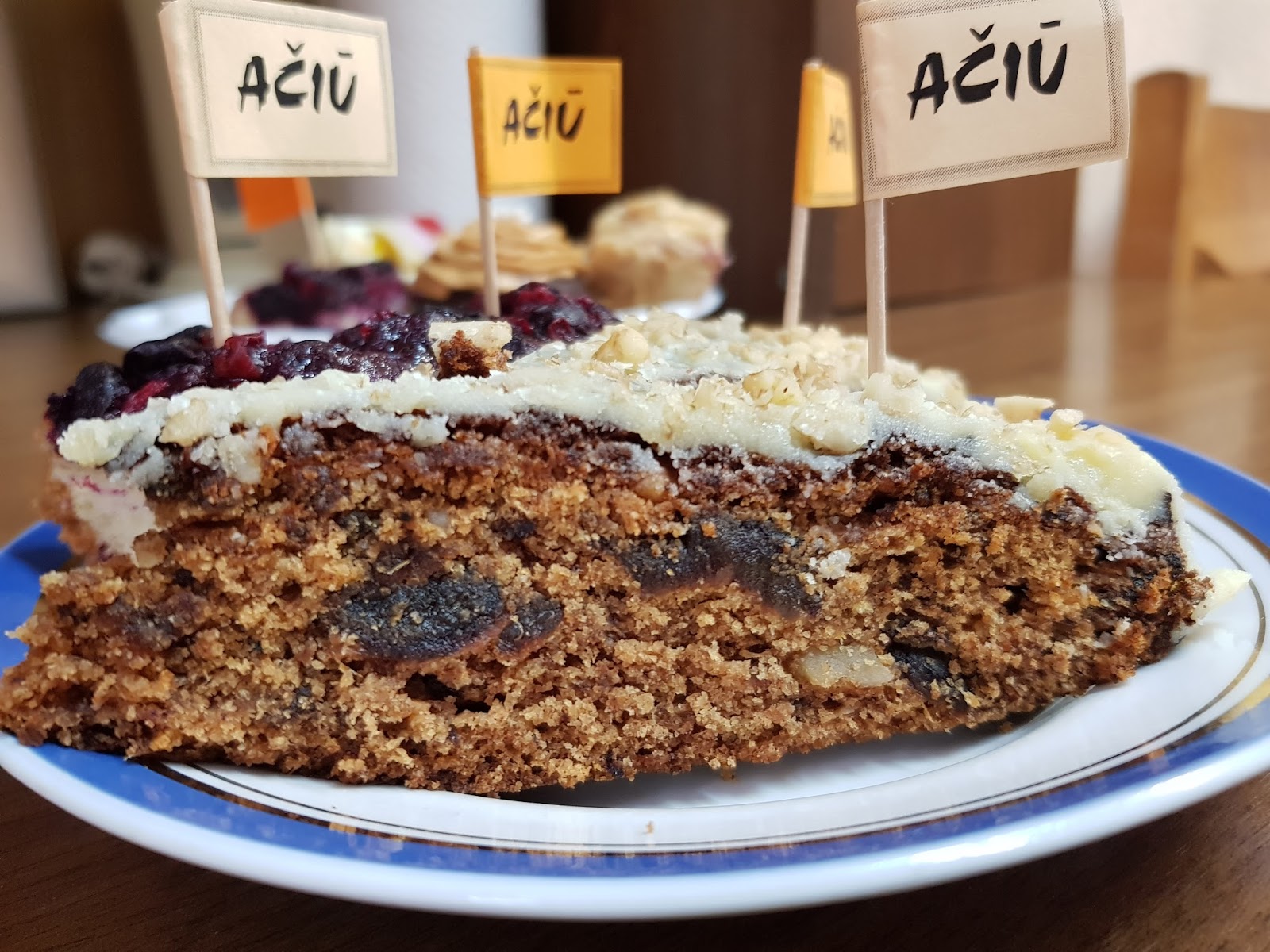 Jurgitos skanumai...: Dangiškas datulių pyragas