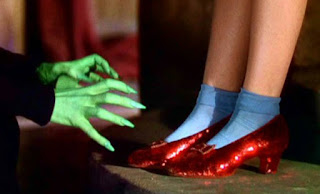 Francesca Corraro: IL SIGNIFICATO DELLE SCARPE ROSSE CONTRO LA VIOLENZA ...