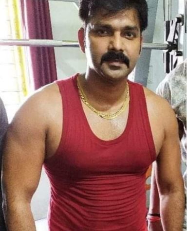 Bhojpuri Star Pawan Singh's latest shirtless photo | Pawan Singh Body ...