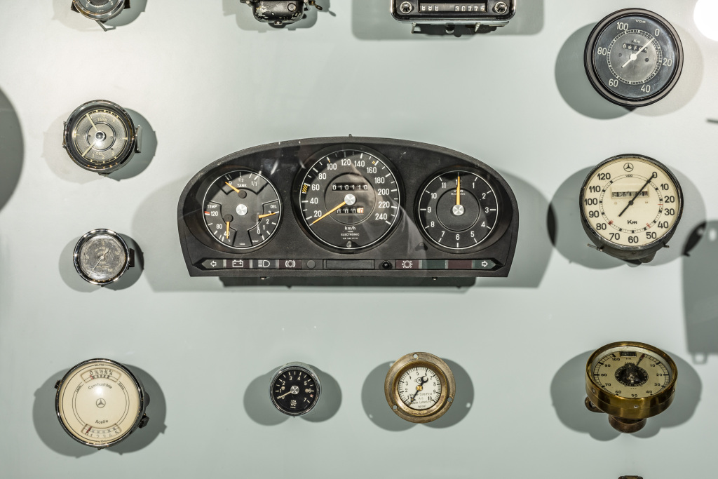 The Automobile and American Life: The Evolution of the Speedometer