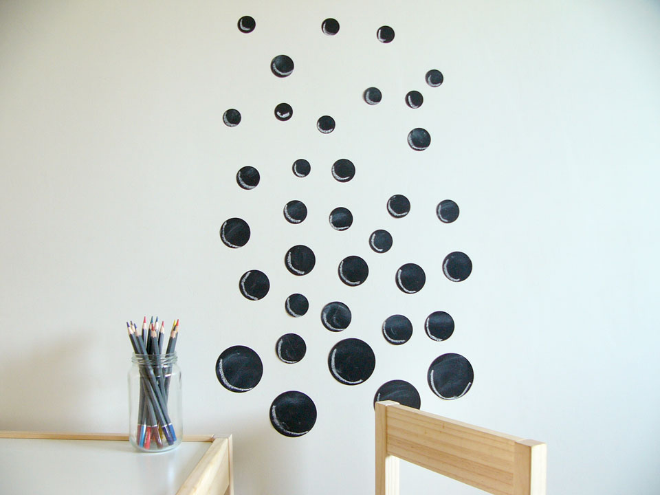 StickyTiki: 8 ways to arrange circle wall decals