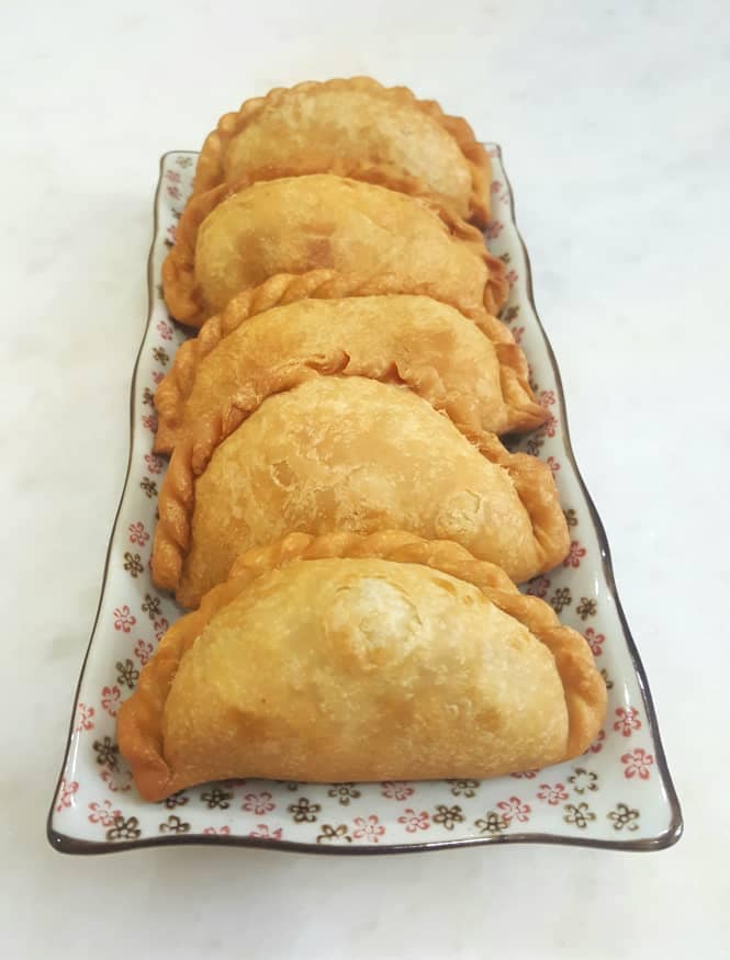 CRISPY CURRY PUFF