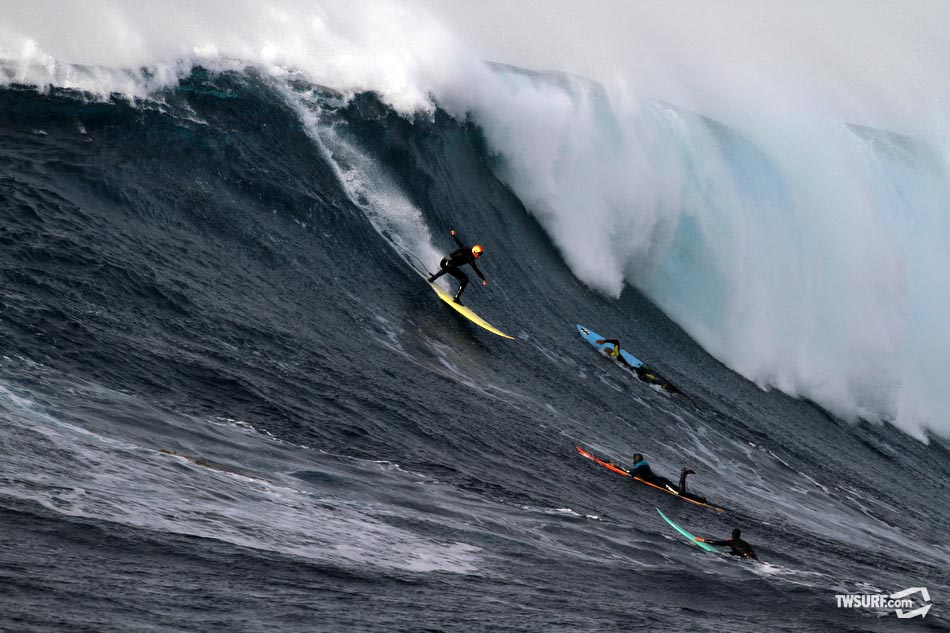 Lynn's little bit of trivia : Surfing at the Cortes Bank