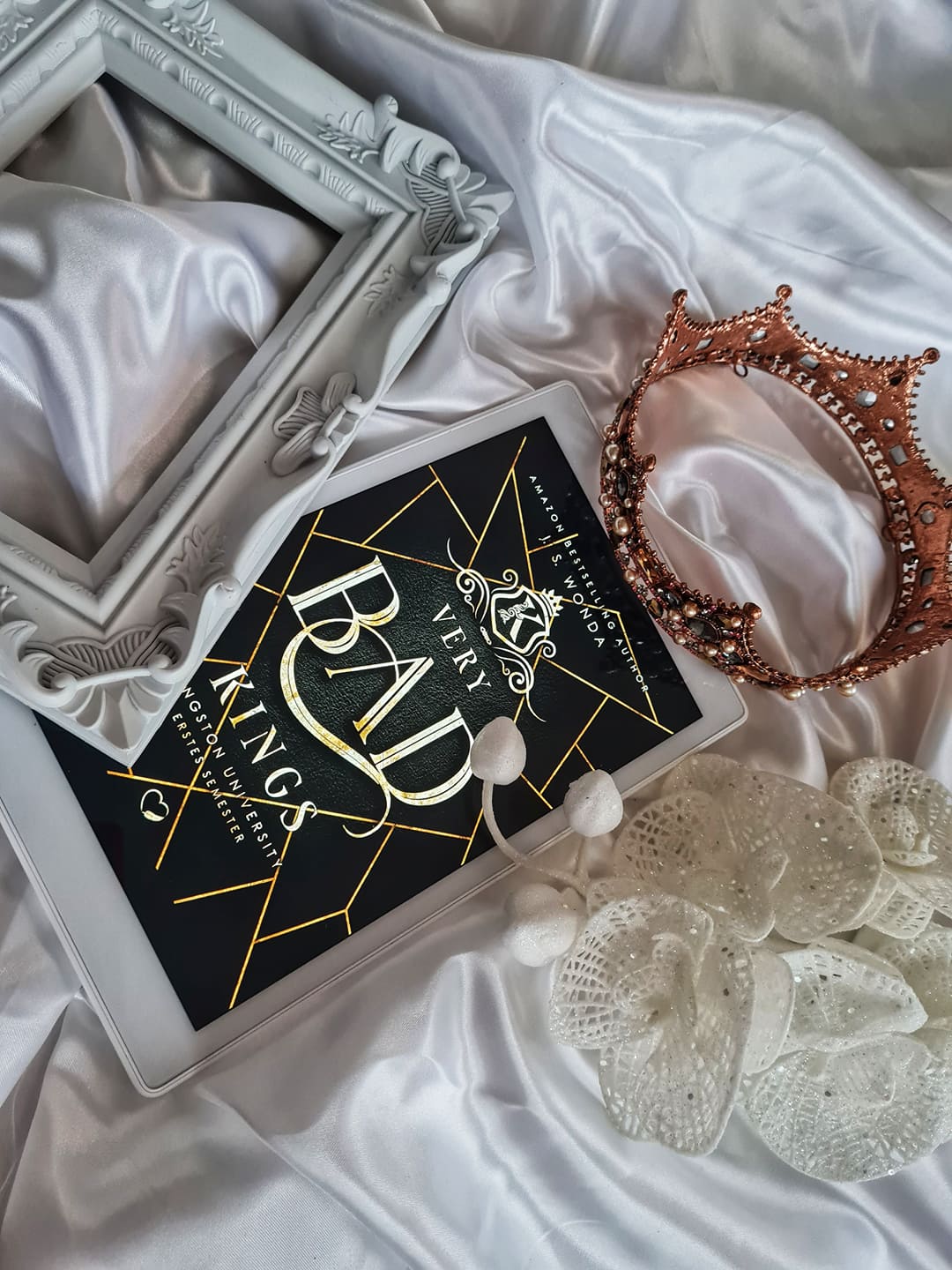 Magic Mirror Books: { Rezension} Very Bad Kings: Kingston University 1 ...