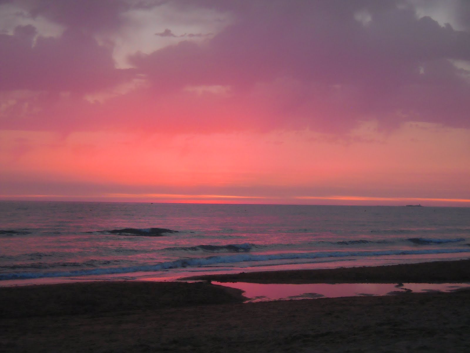 JagolezAlerceWaslaico: Atardecer Rosa en " La Barrosa