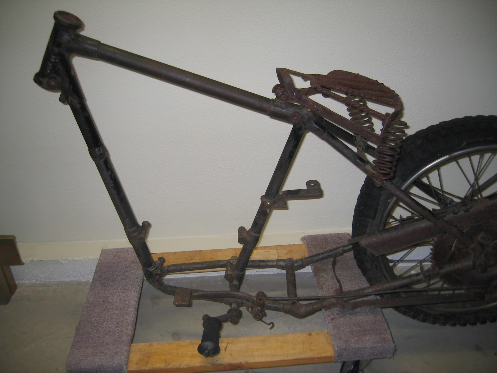 Musings Of A Motorcycle Aficionado........: 1938 Velocette MAC Chassis ...