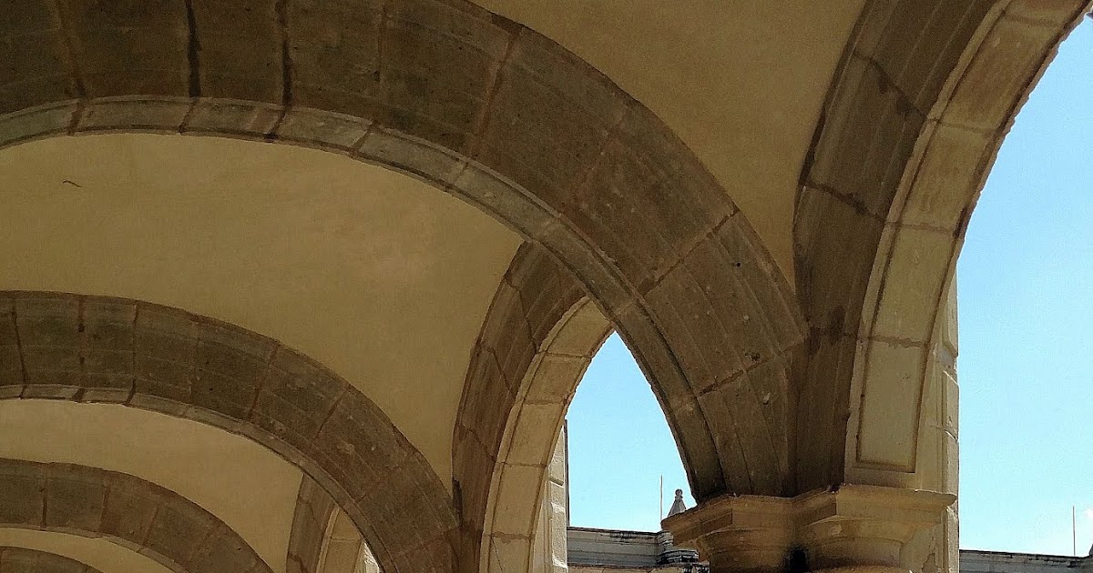 The Mathematical Tourist: Shadow Arches