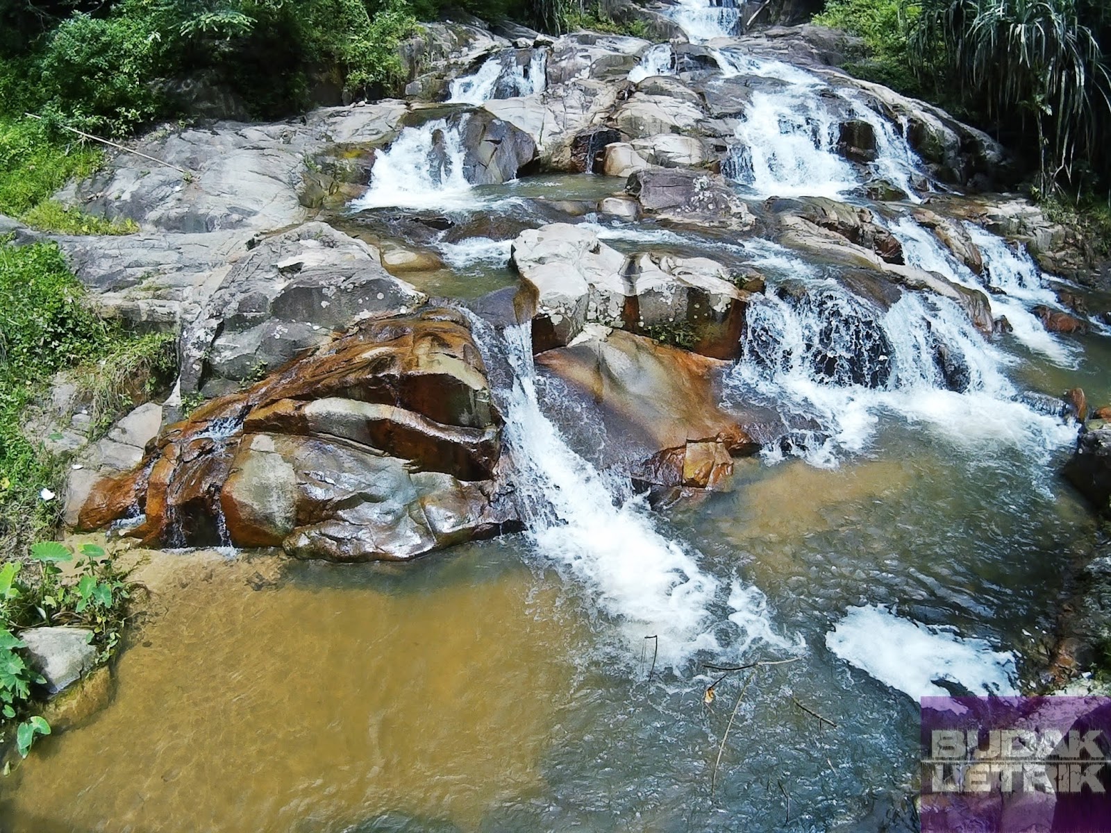 Budak Letrik: Menjejak Air Terjun Lata Mengkuang, Sik Kedah