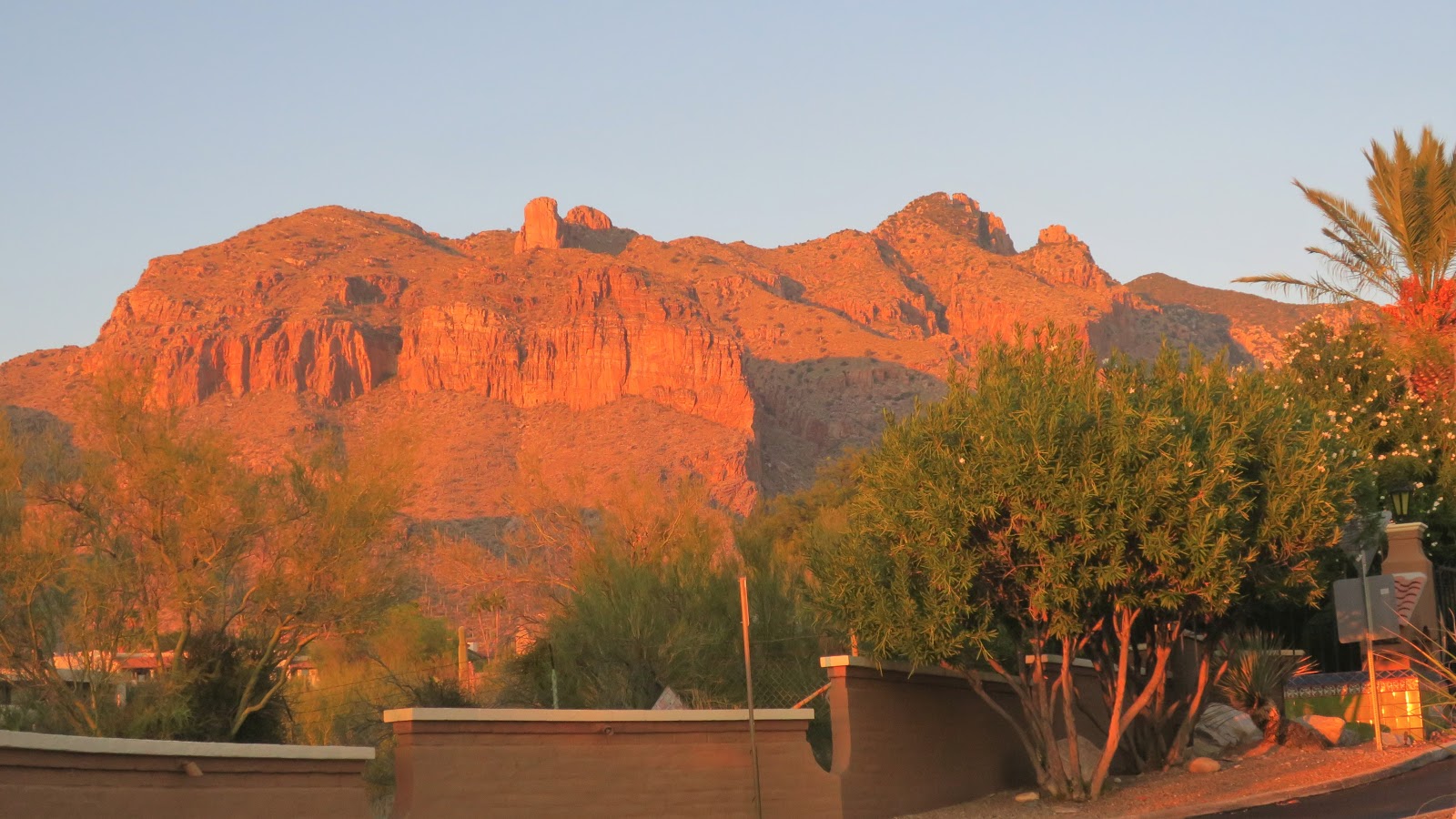 Living Rootless: Tucson, AZ: Sunset at Campbell Trailhead