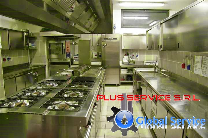 PLUS SERVICE SRL: CUCINA e SERVIZIO A TAVOLA