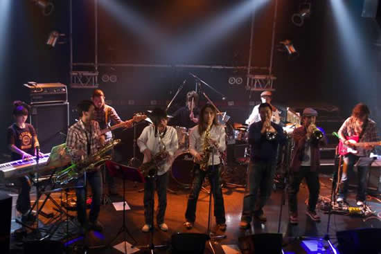 スペっぷファン: FUNKY BRASS ROCK BAND 「SPY」のCD ご紹介！