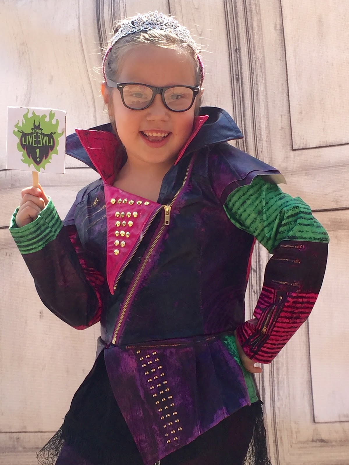 Rotten to The Core: My Descendants Theme Birthday Party! - Dresses And ...