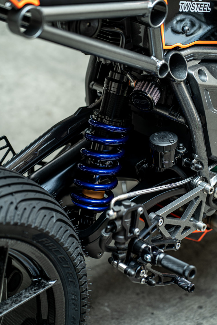 Custom BMW R1250 GS “The Dominator” - RocketGarage - Cafe Racer Magazine