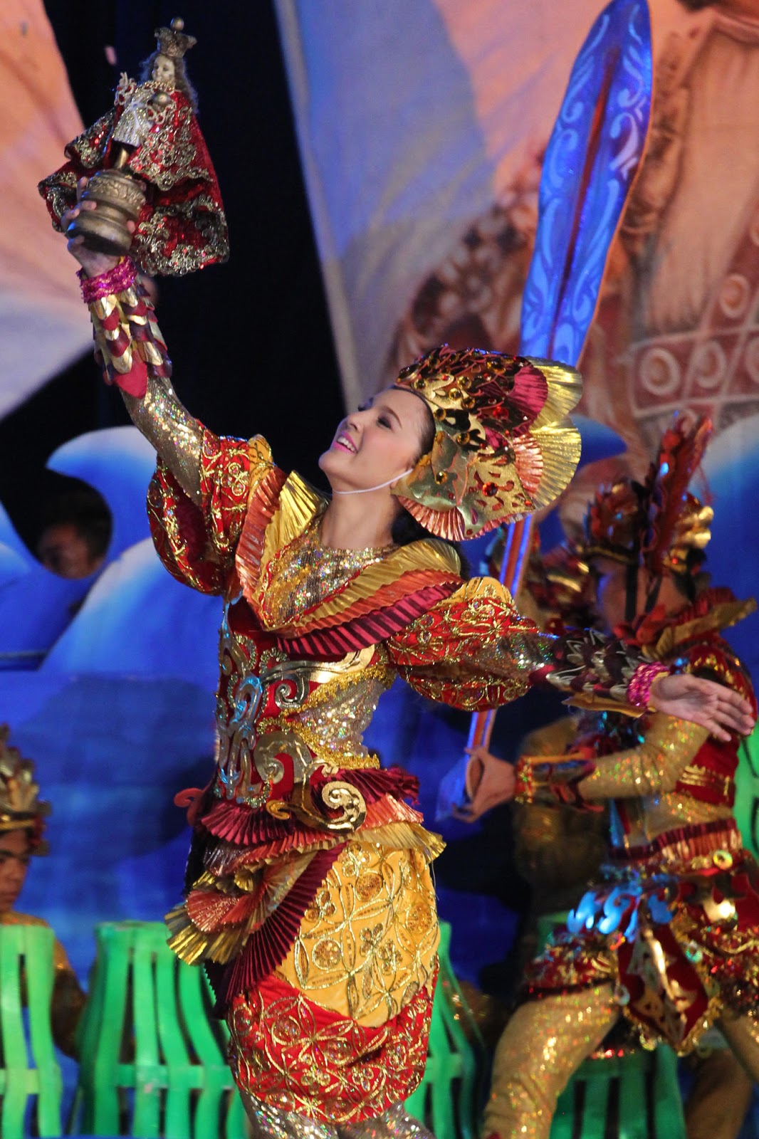 Sparking Senses: The Queens of Sinulog Festival 2013