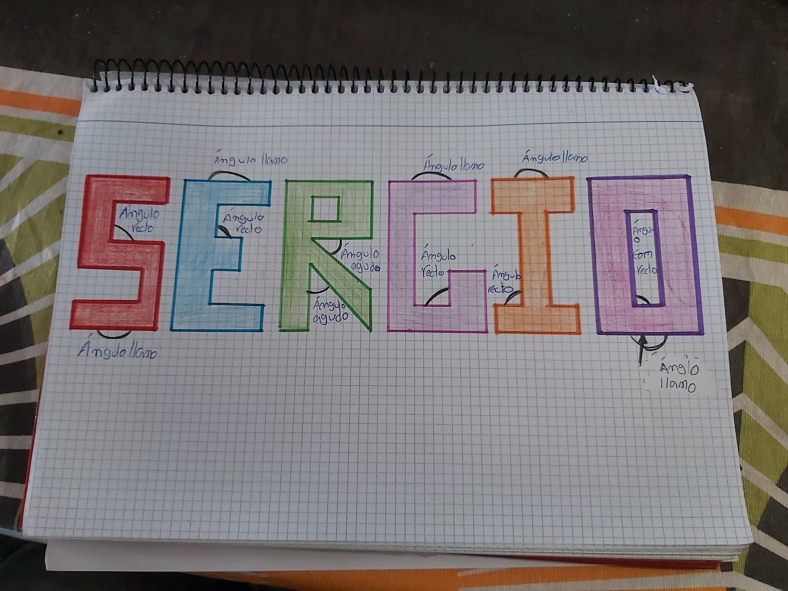 LETRAS CON ÁNGULOS